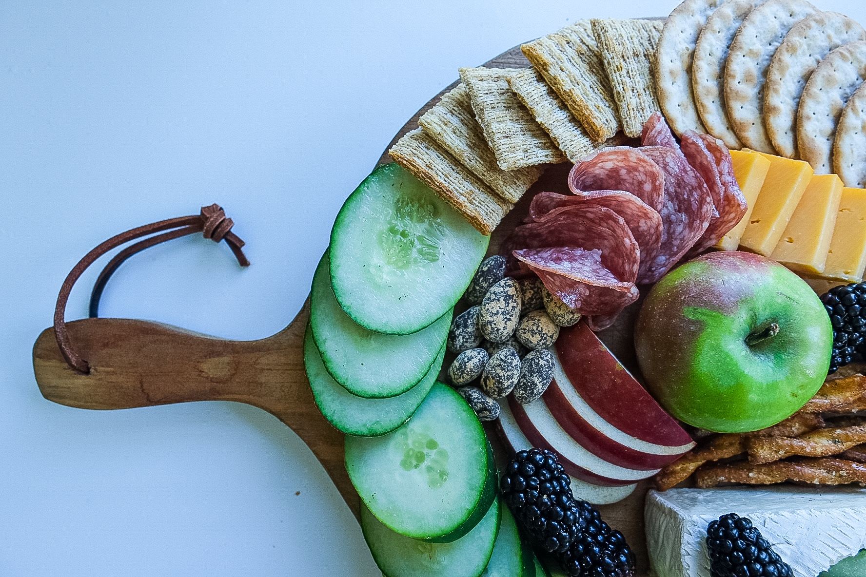 Exactly How to Create a Simple Charcuterie Board - Amazing Charcuterie ...