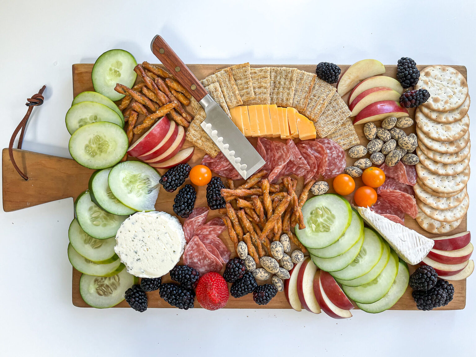 Exactly How to Make an Easy Small Charcuterie Board - Amazing ...