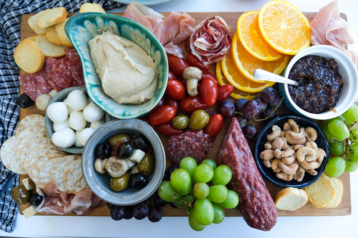 What is the Snack Board Formula for Designing a Charcuterie Board ...