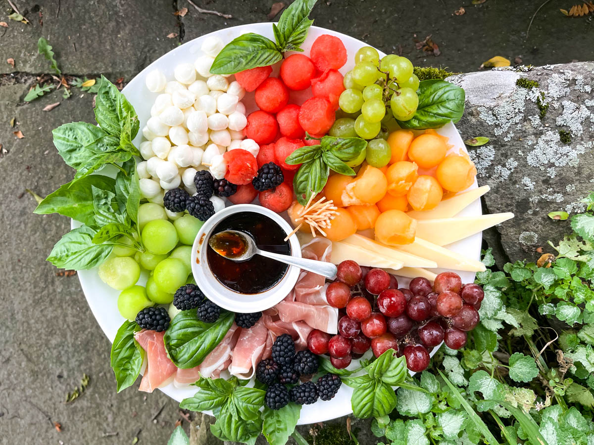 13 Ideas for Charcuterie Boards with Fruit - Amazing Charcuterie Boards