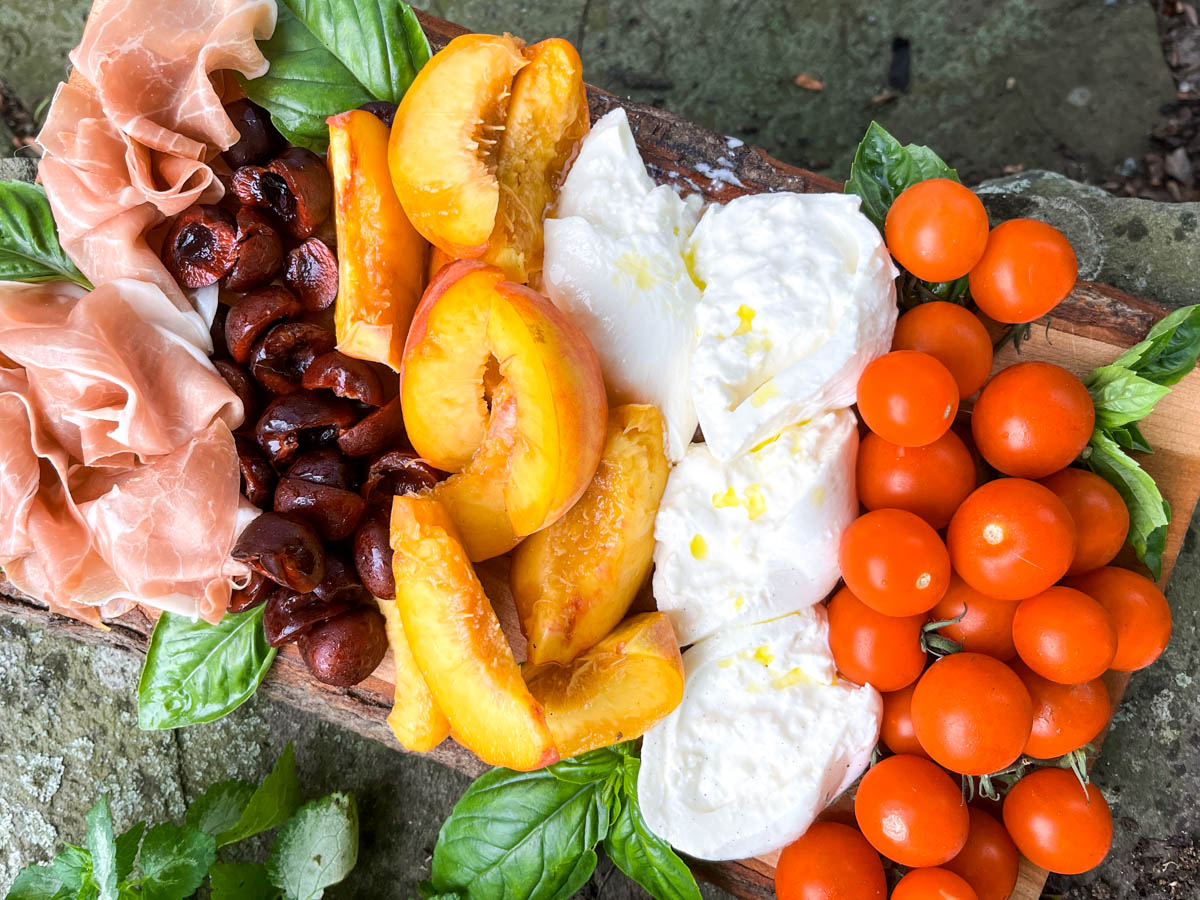 12 Amazing Small Charcuterie Board Ideas for Every Occasion - Amazing ...